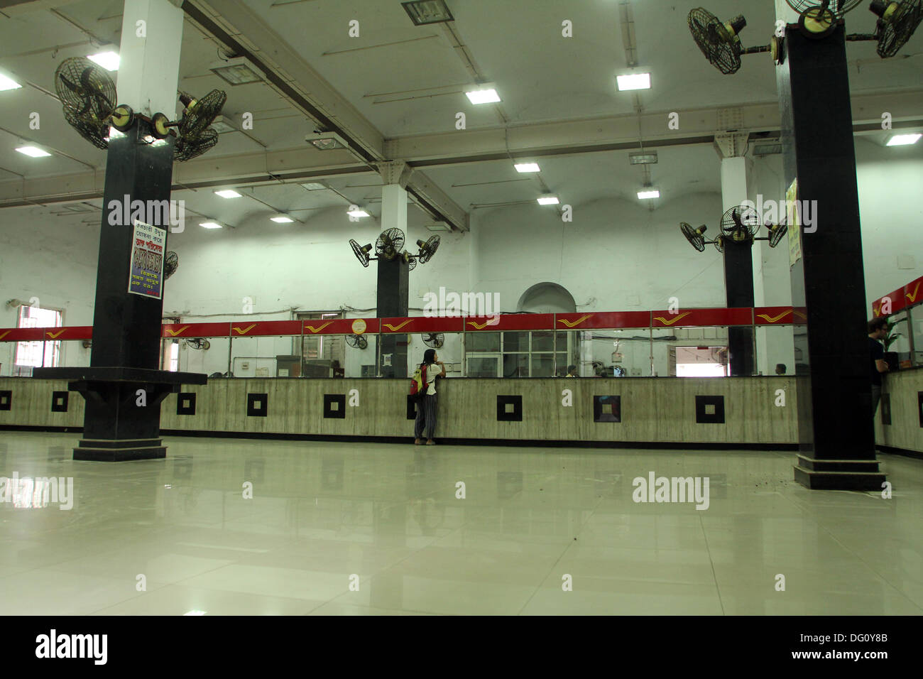 Kolkata post office hi-res stock photography and images - Alamy