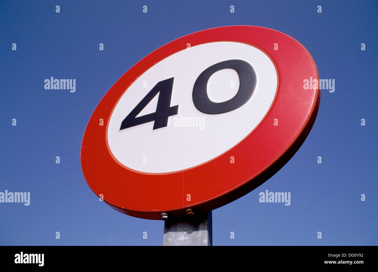 Maximum 40 km road sign hi-res stock photography and images - Alamy