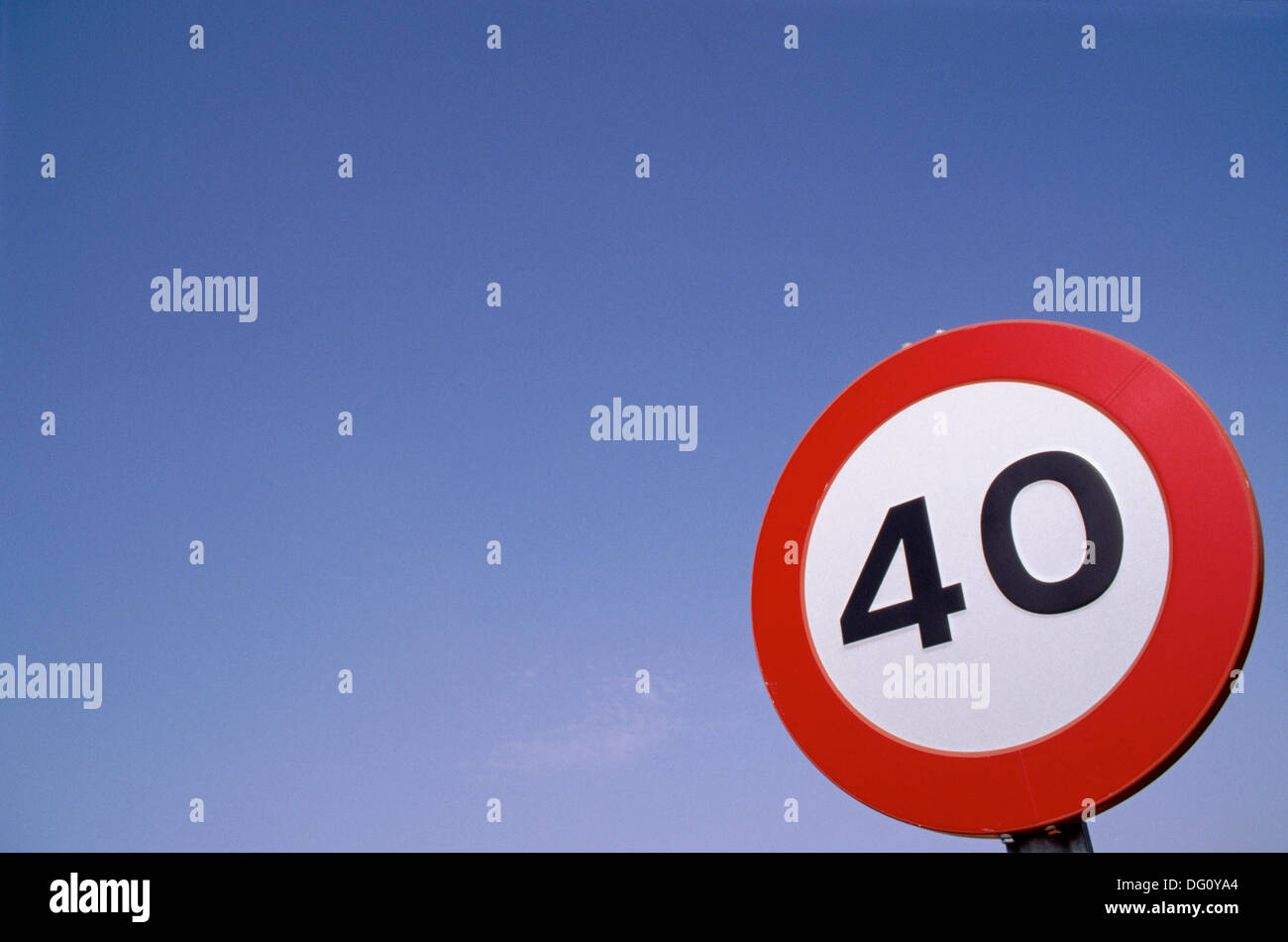 Maximum 40 km road sign hi-res stock photography and images - Alamy