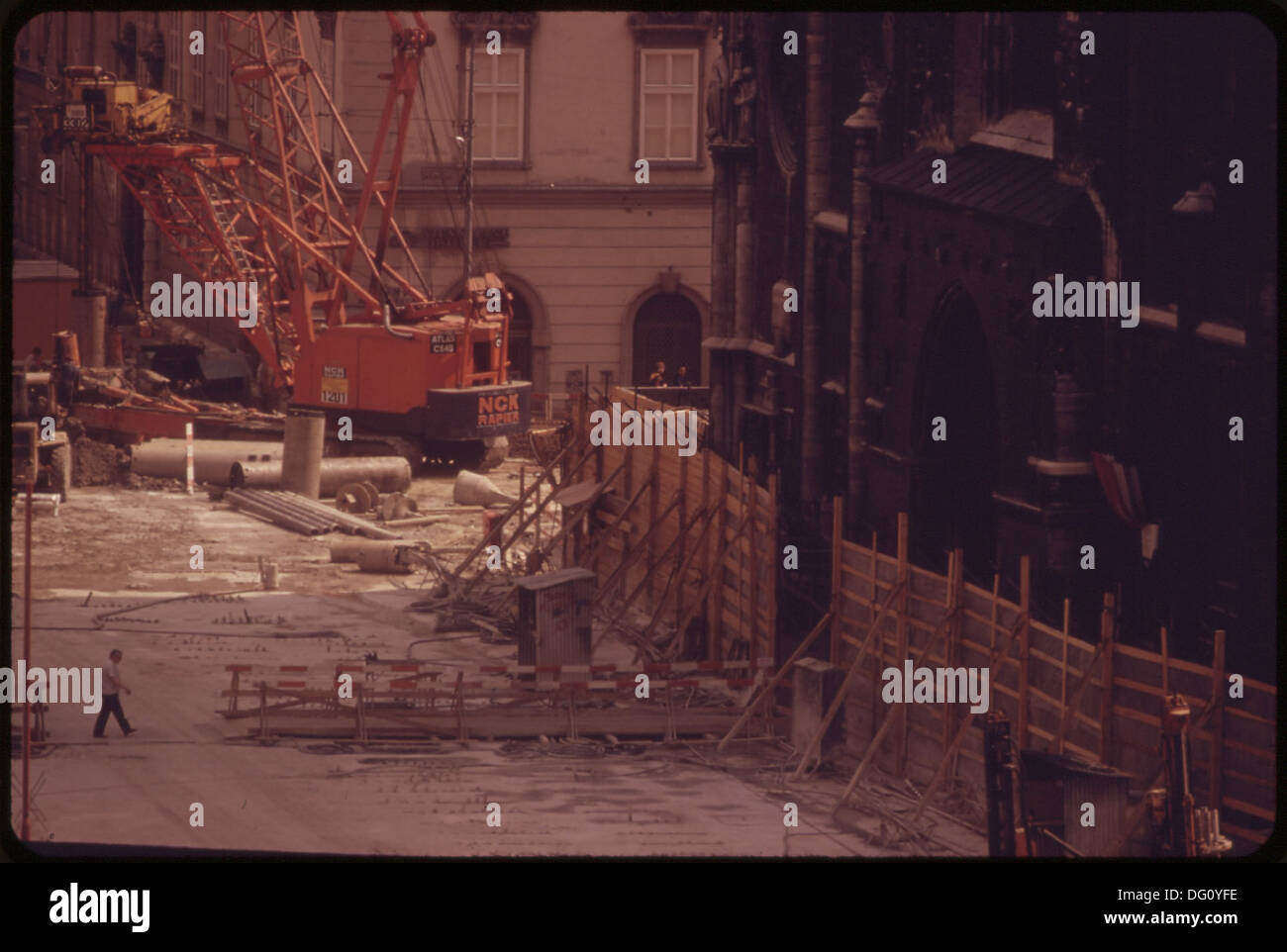 SUBWAY CONSTRUCTION NEAR ST. STEPHENS CATHEDRAL 549664 Stock Photo - Alamy