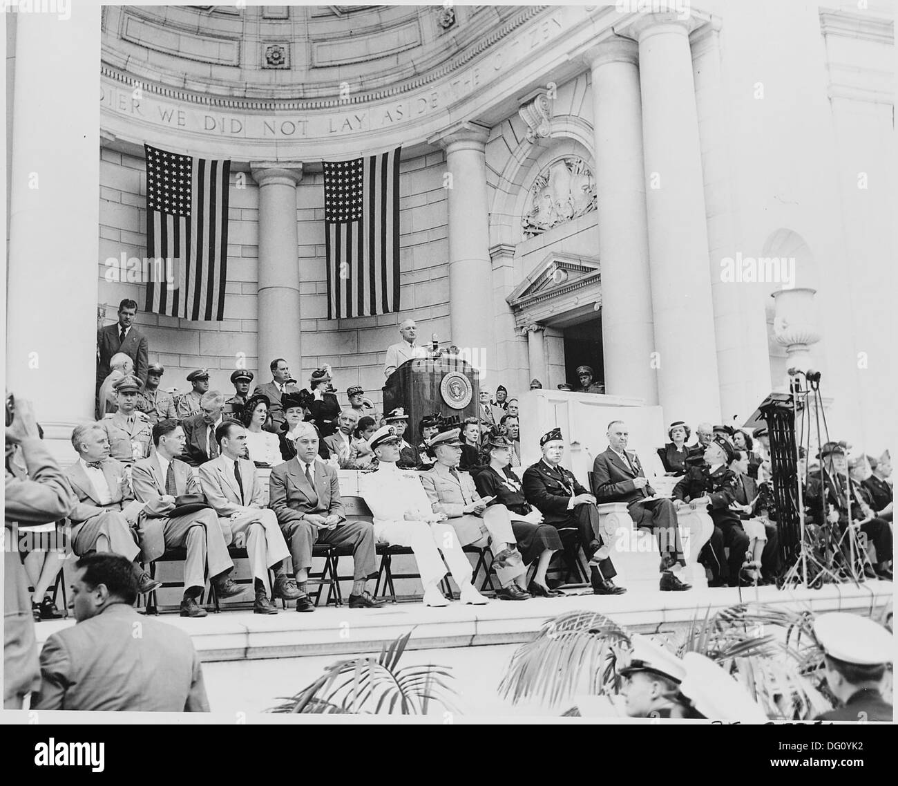 Wreath memorial day Black and White Stock Photos & Images - Alamy