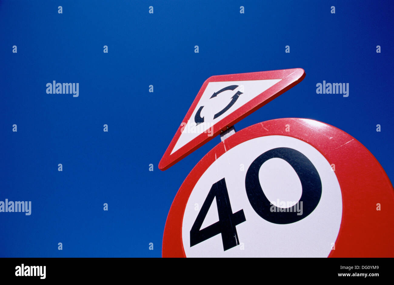 Maximum 40 km road sign hi-res stock photography and images - Alamy