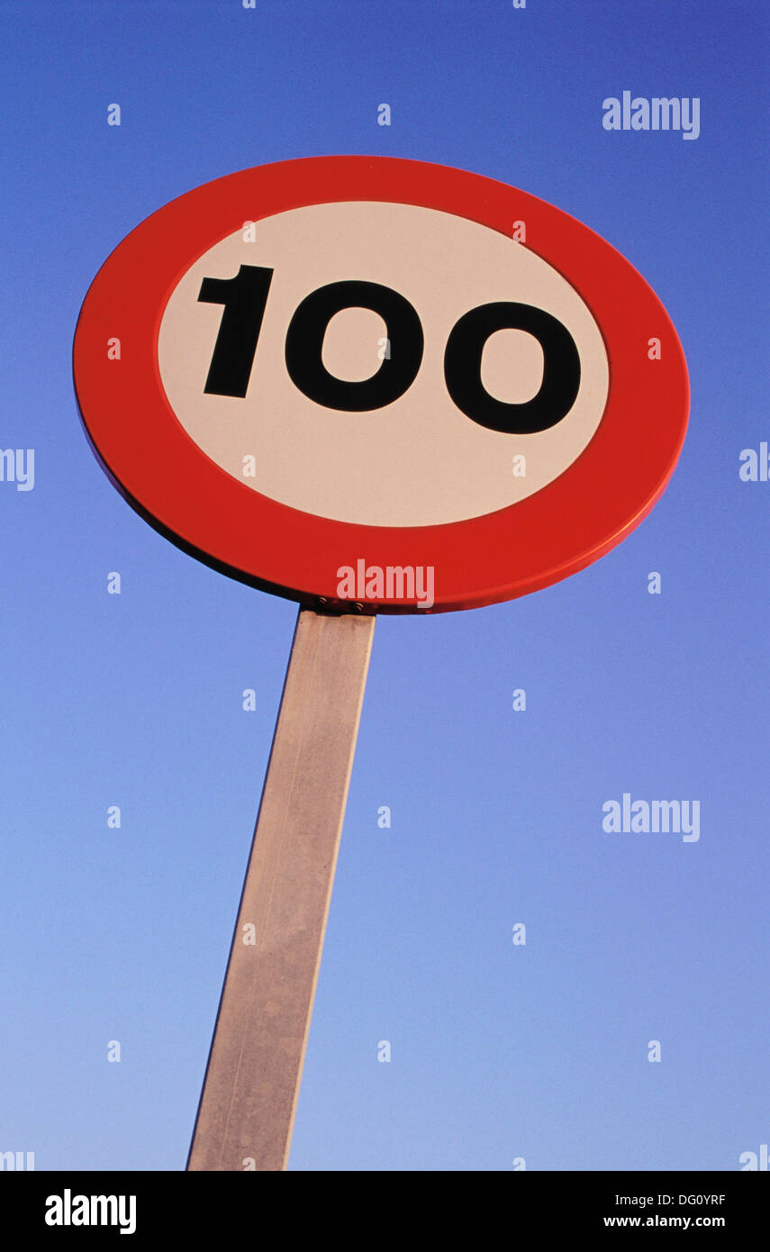 100 Km Speed Sign Stock Photos & 100 Km Speed Sign Stock Images - Alamy