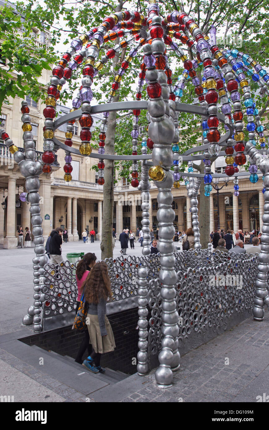 Entrance paris louvre metro station hi-res stock photography and images - Alamy