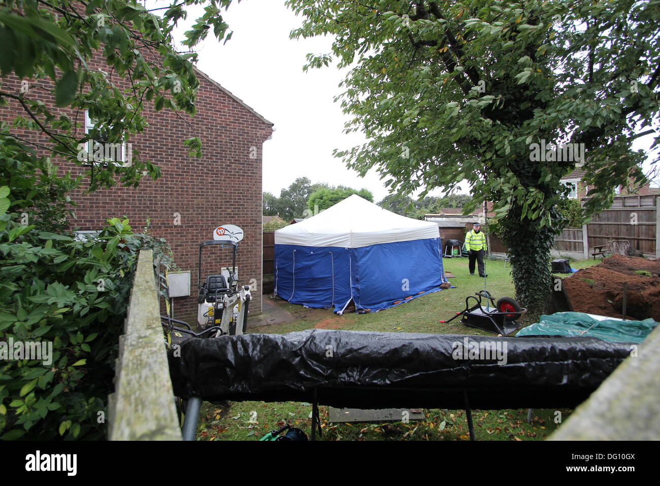 Forensics tent hi-res stock photography and images - Alamy