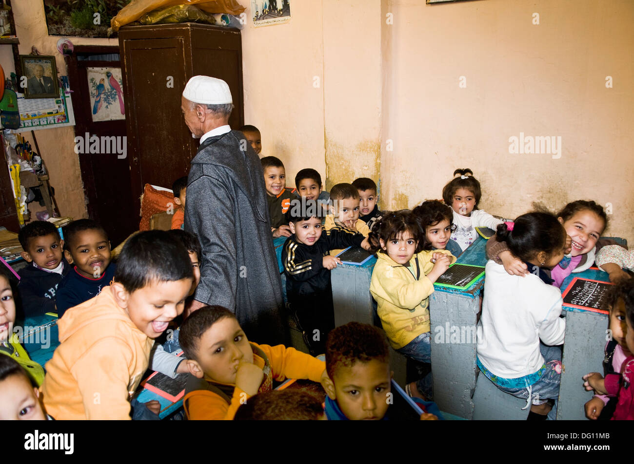 Arab kid classroom hi-res stock photography and images - Alamy