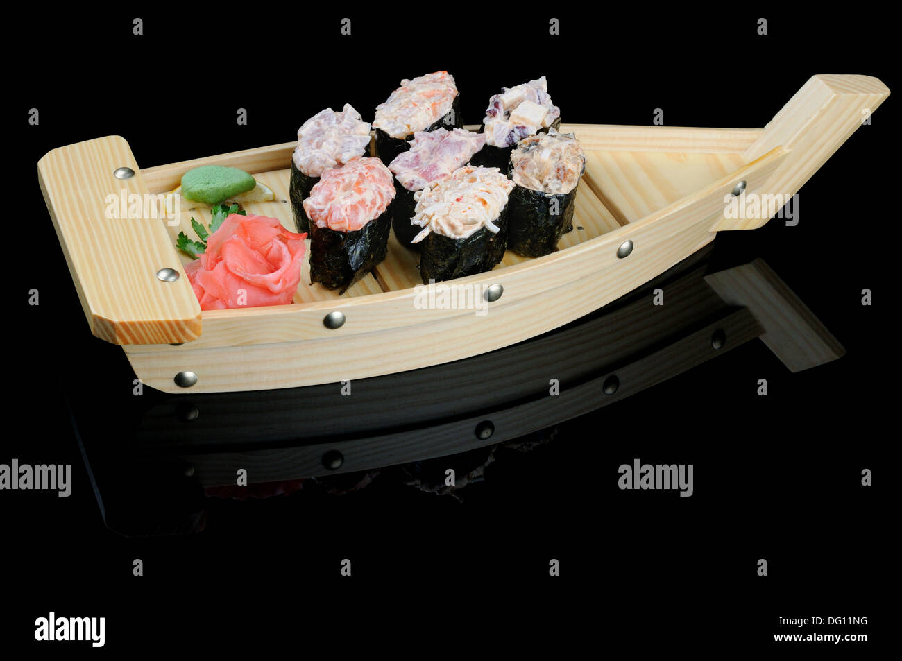 Asia small boat hi-res stock photography and images - Alamy