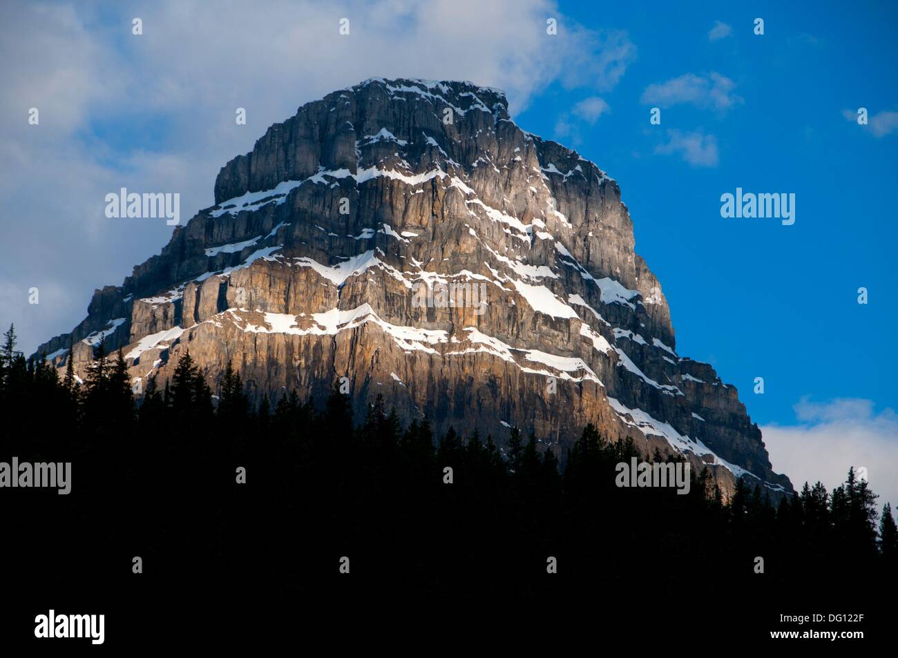 Mount chephren hi-res stock photography and images - Alamy