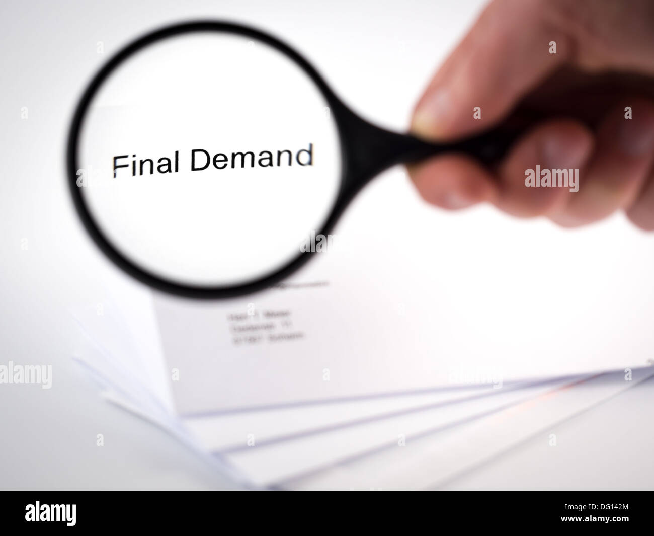 Final demand letter hi-res stock photography and images - Alamy