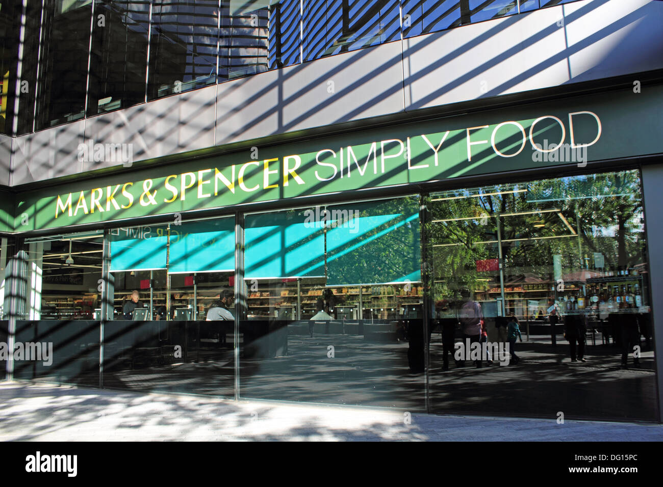 Marks and spencer simply food hi-res stock photography and images - Alamy