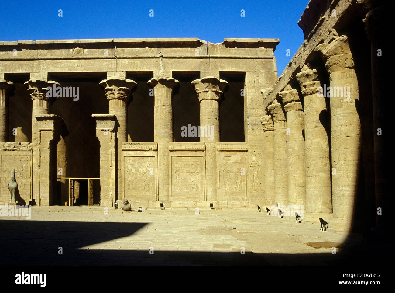 Temple edfou hi-res stock photography and images - Alamy