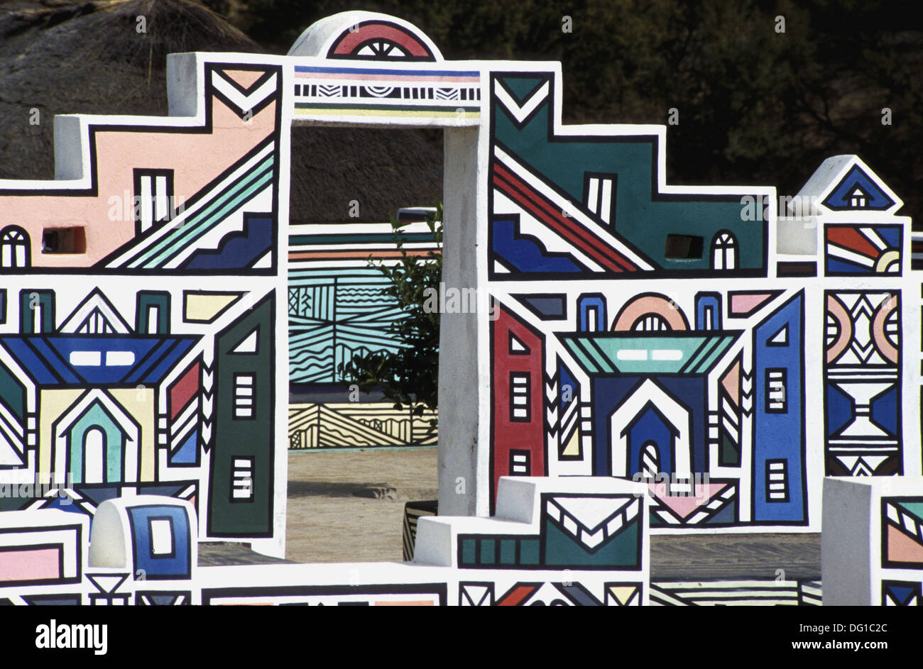 Ndebele Hut High Resolution Stock Photography and Images - Alamy
