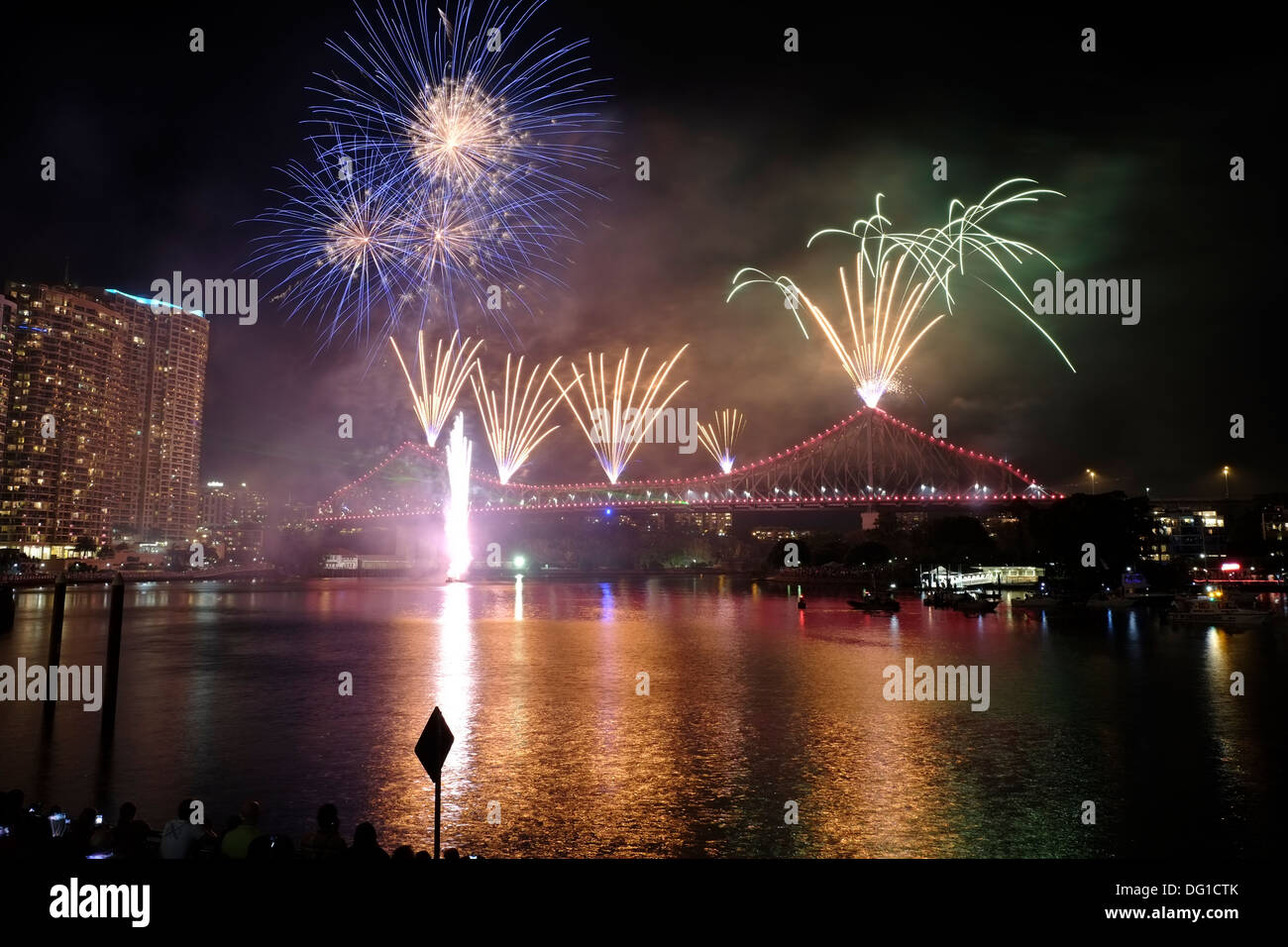 Story bridge fireworks hi-res stock photography and images - Alamy