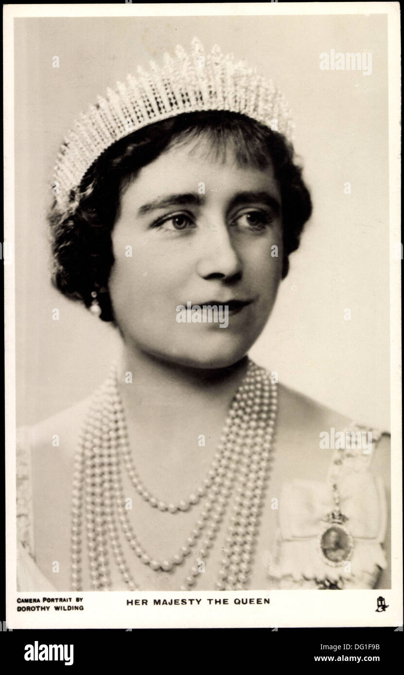 Queen mum hi-res stock photography and images - Alamy