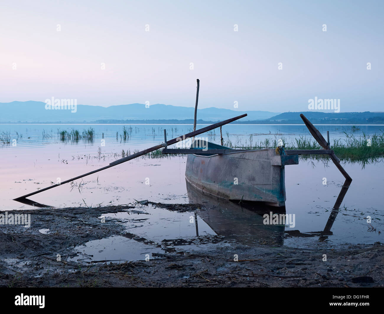 Dawn reflection boat hi-res stock photography and images - Alamy
