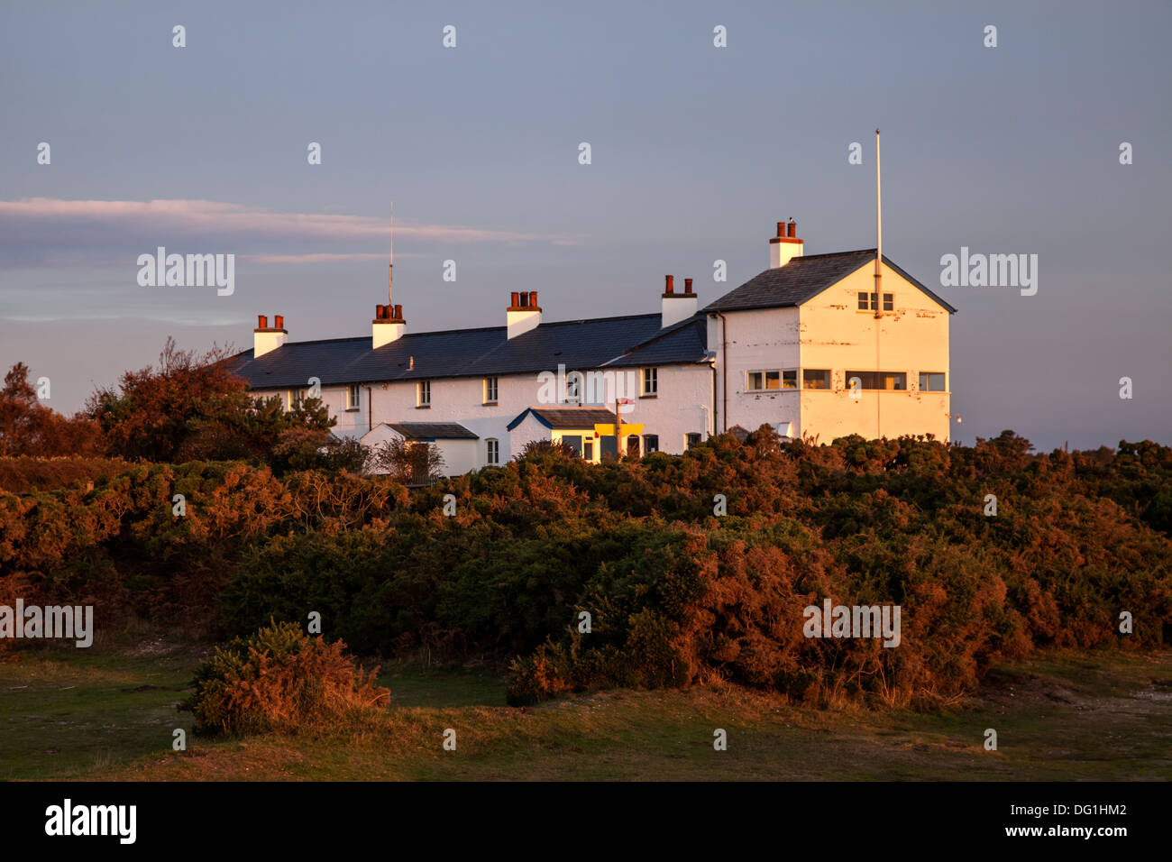 Coastguard Cottages on Dunwich Cliffs Stock Photo - Alamy