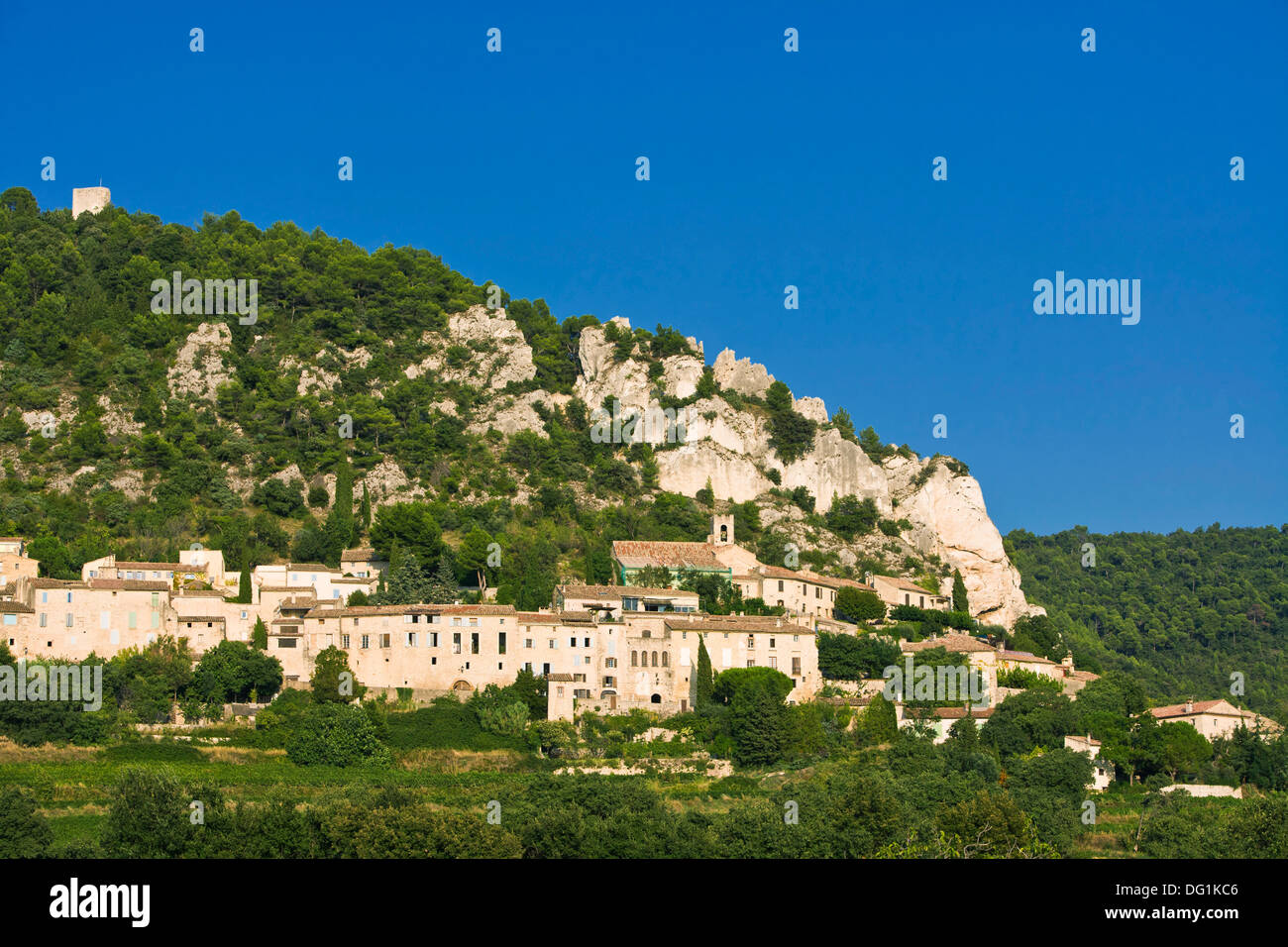 Seguret hi-res stock photography and images - Alamy