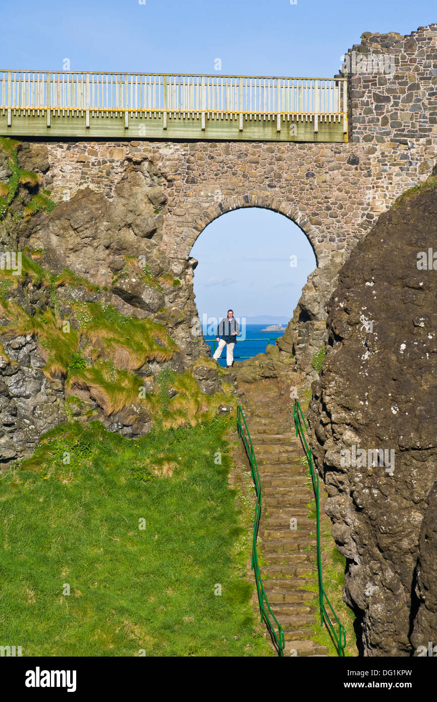 Dunluce castle ireland bridge hi-res stock photography and images - Alamy