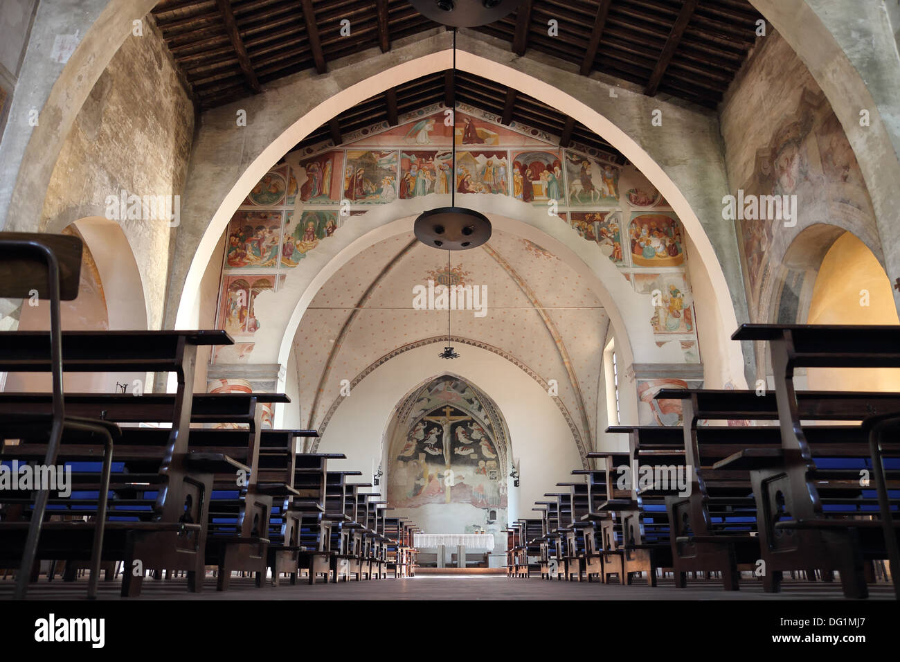 Catholic church nave hi-res stock photography and images - Alamy