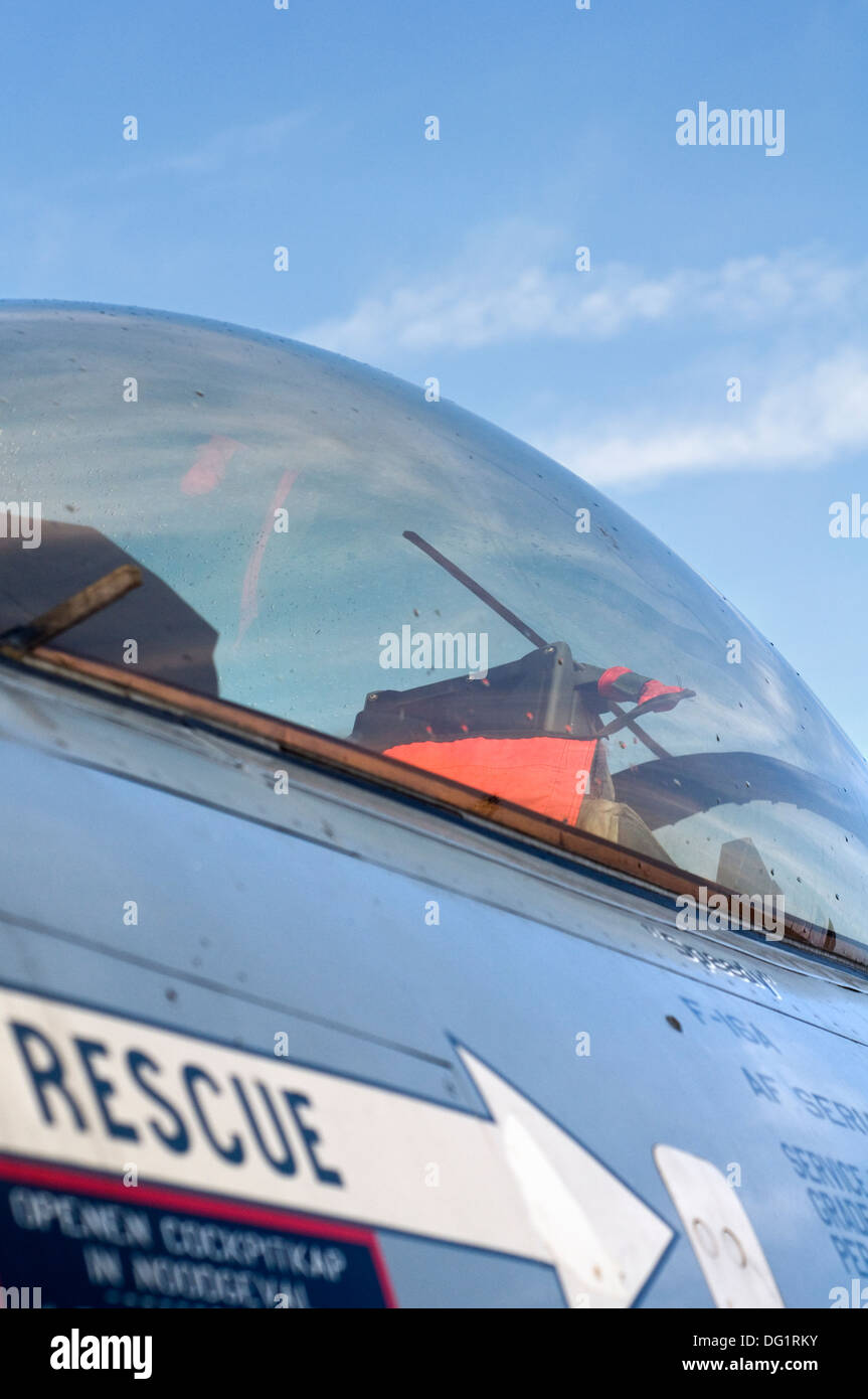 F16 cockpit closeup hi-res stock photography and images - Alamy