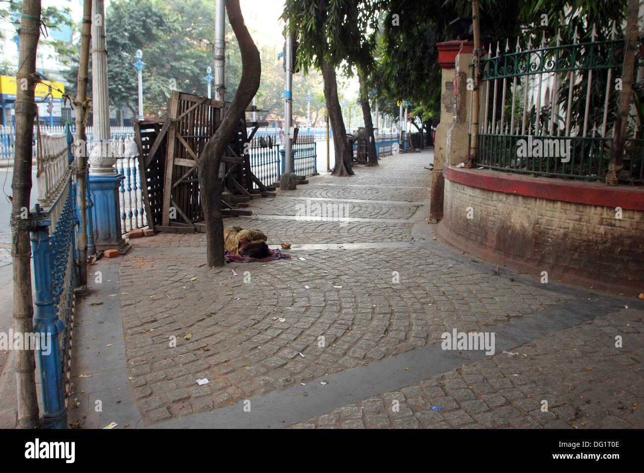 Homeless people sleeping on the footpath of Kolkata. on November 25 ...