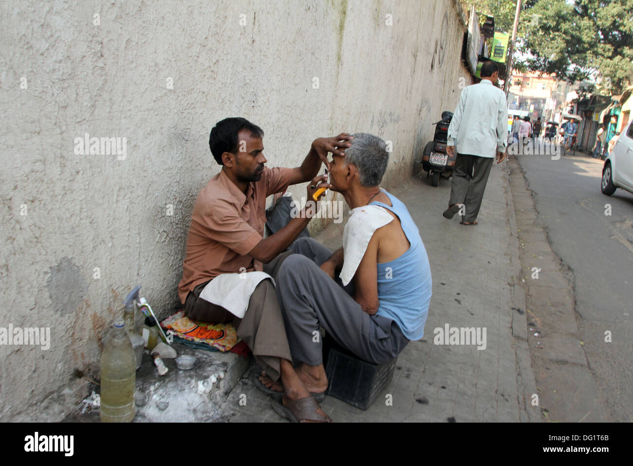 Hairdresser in the street hi-res stock photography and images - Alamy