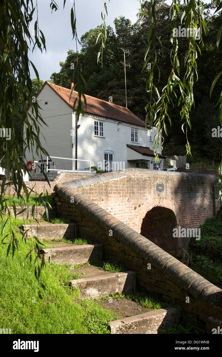 Hyde Lock and cottage on the Staffordshire and Worcester Canal, Kinver ...