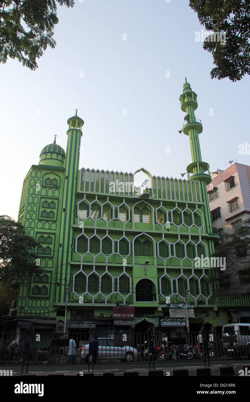 Kolkata mosque hi-res stock photography and images - Alamy
