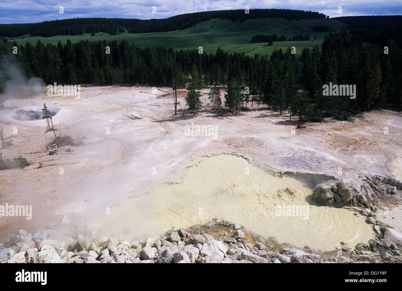 Yellowstone usa volcano hi-res stock photography and images - Alamy