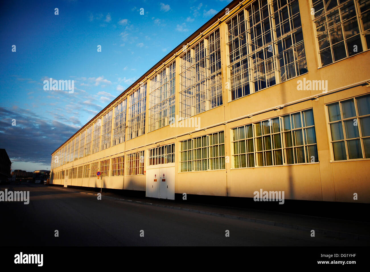 Industrial building windows hi-res stock photography and images - Alamy