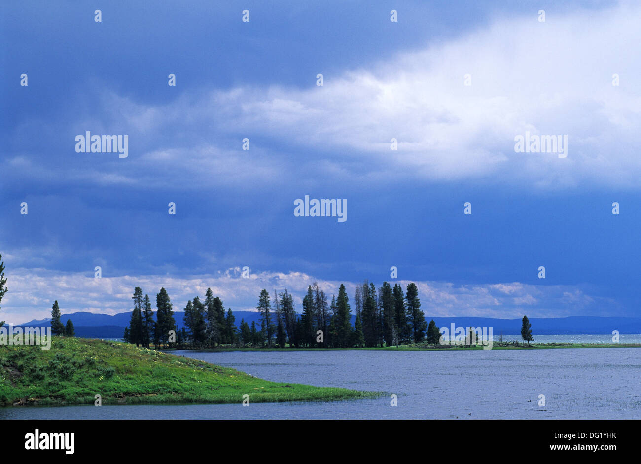Yellowstone lake hi-res stock photography and images - Alamy