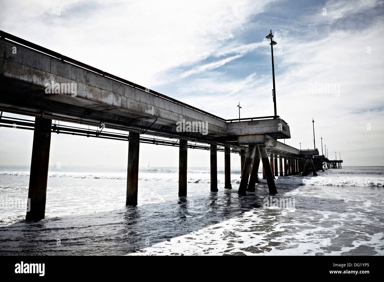 Concrete Pier Extending into Pacific Ocean, Venice Beach, California ...