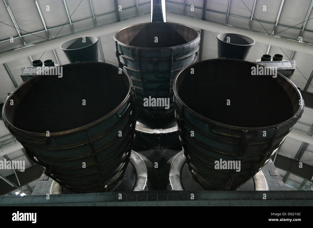 Space shuttle main engines hi-res stock photography and images - Alamy