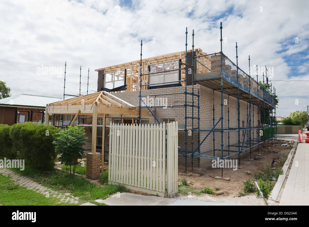 Scaffolding house currently under hi-res stock photography and images ...