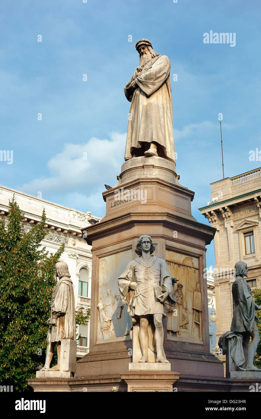 Statue of Leonardo Da Vinci in Milan Stock Photo - Alamy Statue of Leonardo Da Vinci in Milan Stock Photo - Alamy