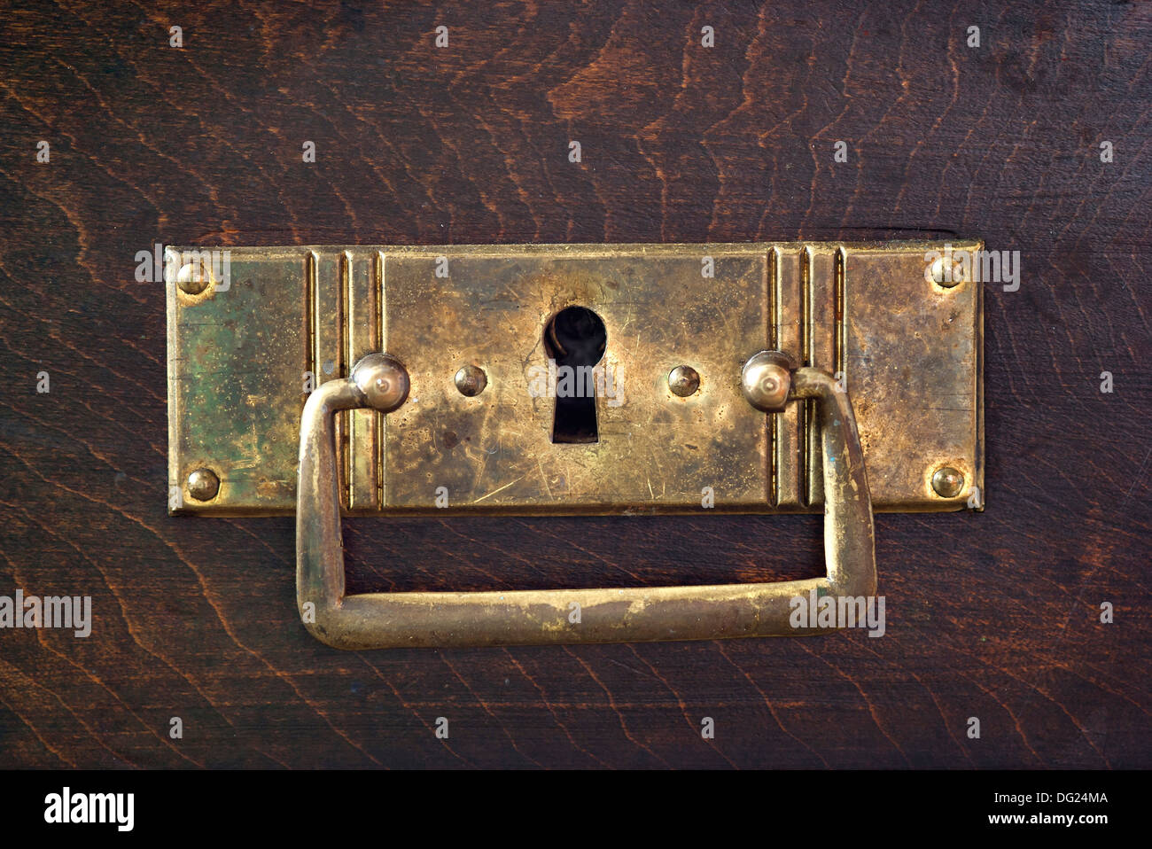 old drawer with key hole Stock Photo - Alamy