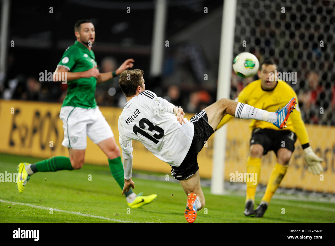 Muller germany football goal hi-res stock photography and images - Alamy