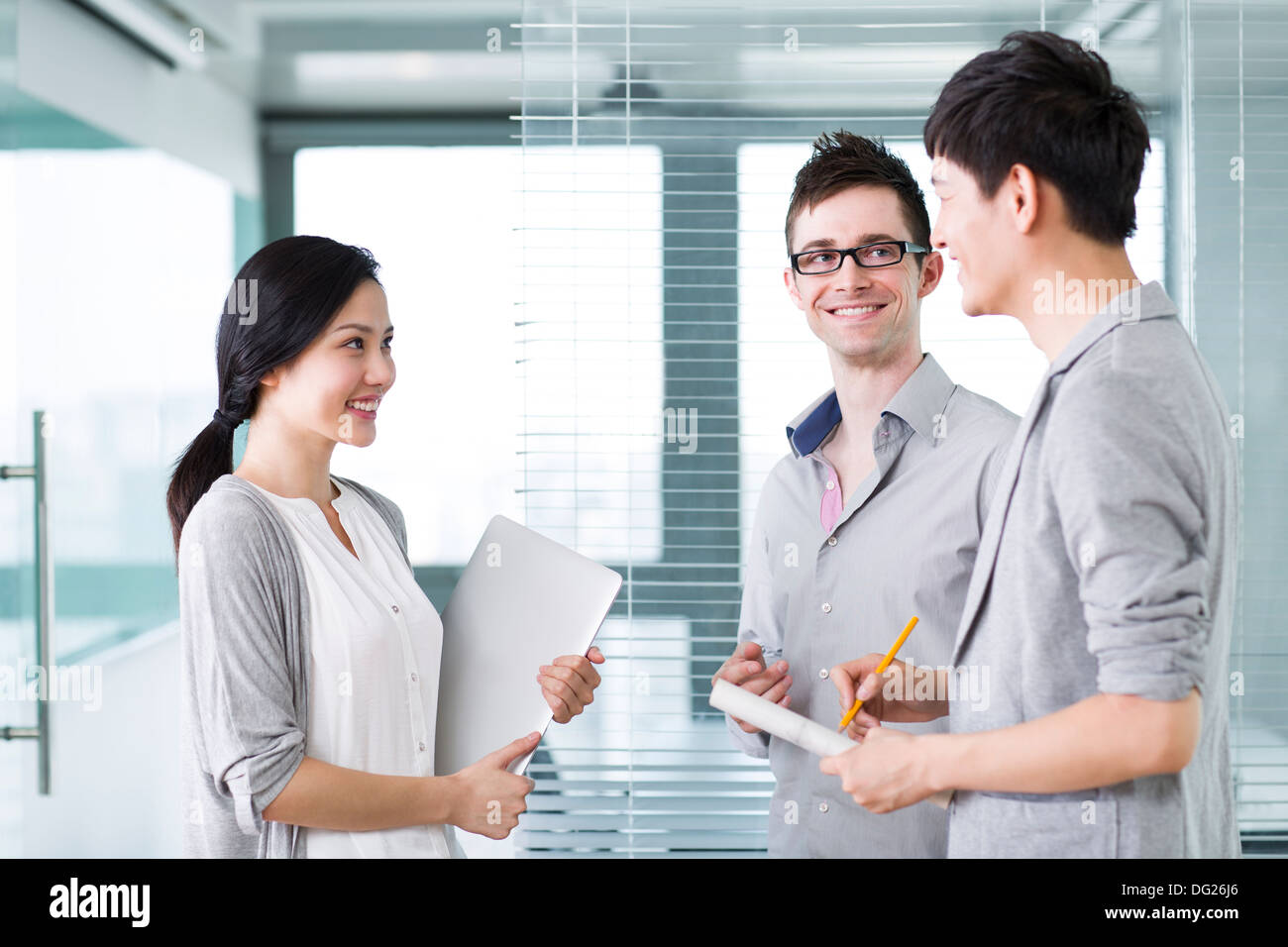 Conversation blinds hi-res stock photography and images - Alamy