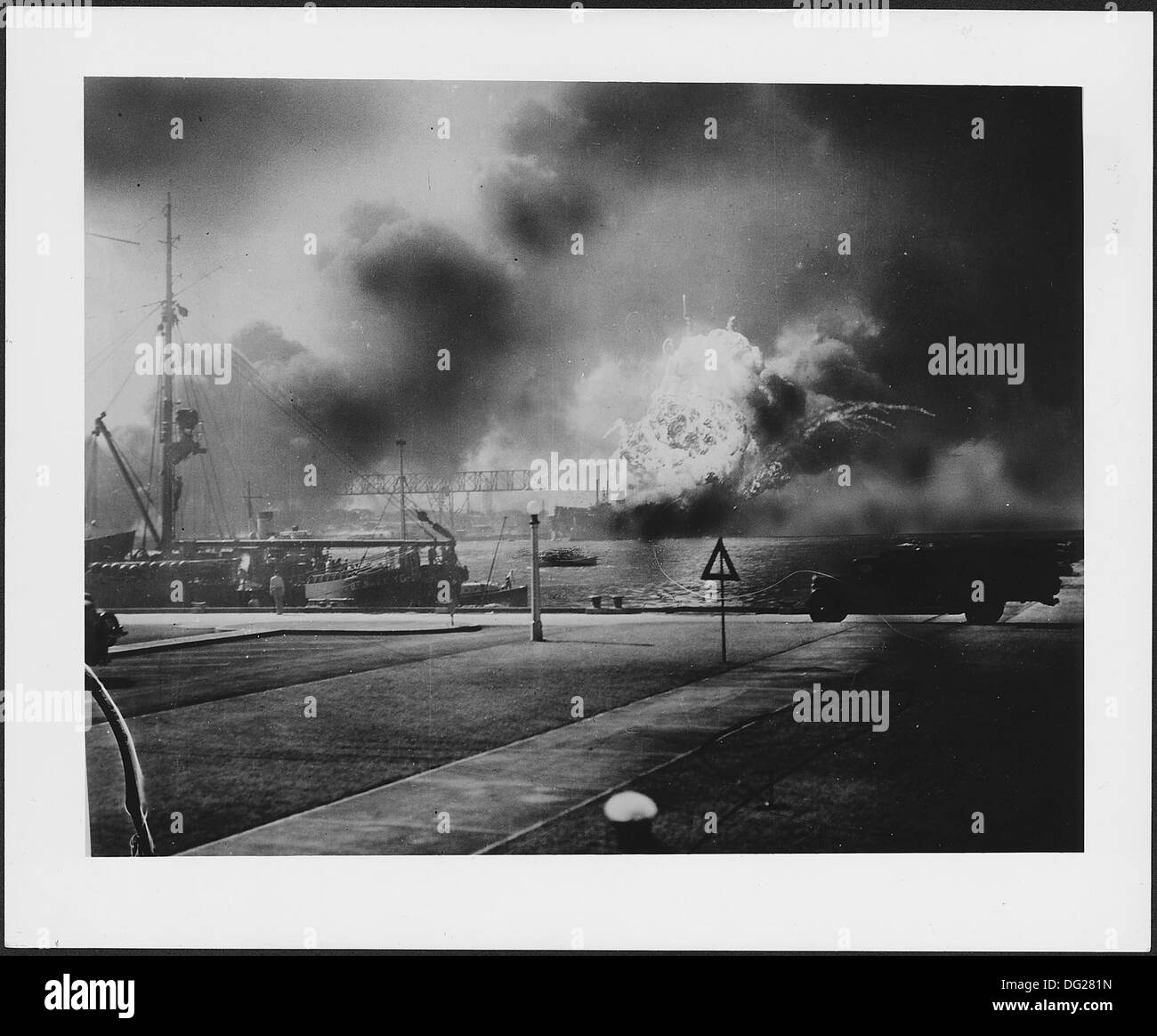 Pearl harbor 1941 ships hi-res stock photography and images - Alamy