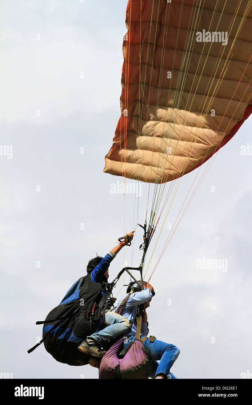 Paraglider on top of the Kullu Manali Stock Photo - Alamy