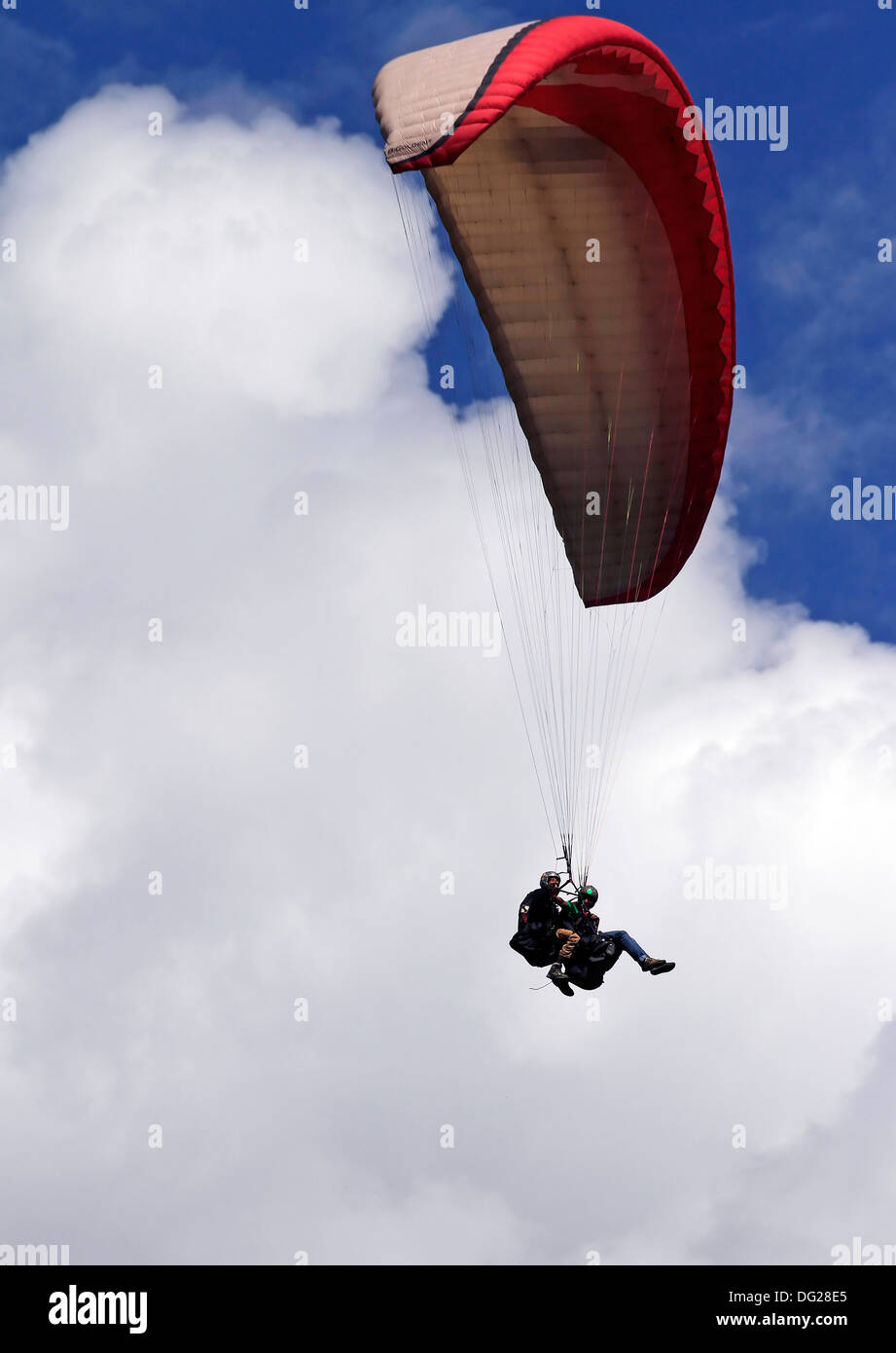 Asian paragliding hi-res stock photography and images - Alamy