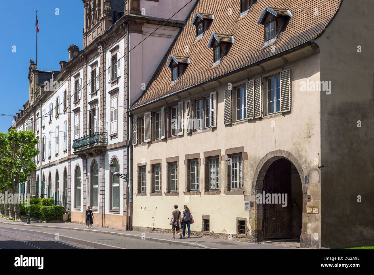Officers mess building hi-res stock photography and images - Alamy