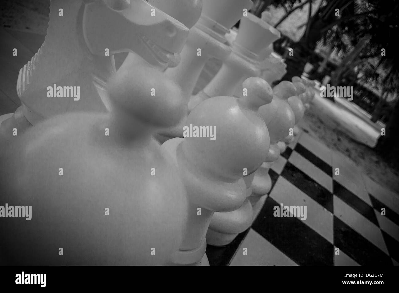 Chess on the beach Stock Photo - Alamy