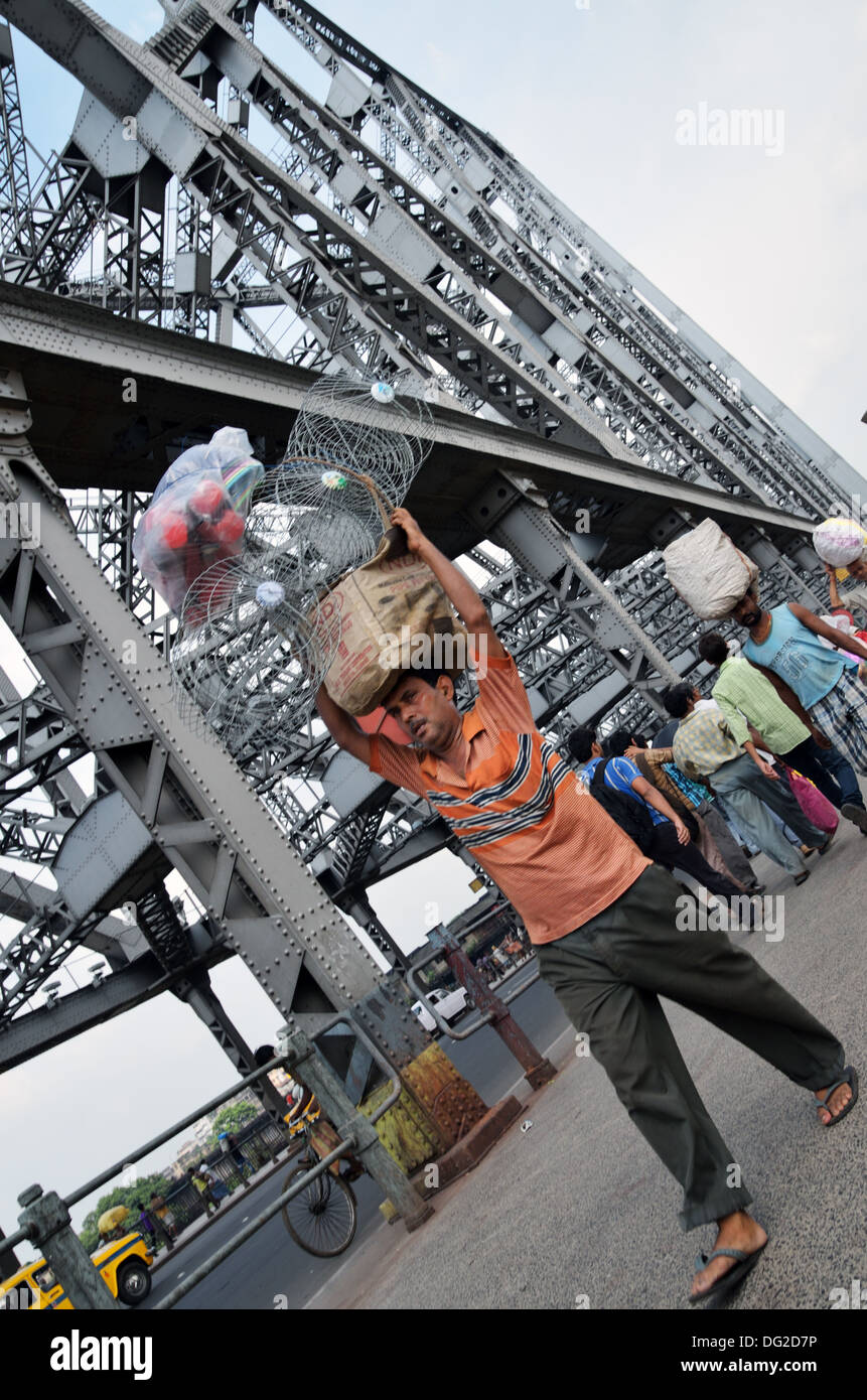 Man carrying load hi-res stock photography and images - Alamy