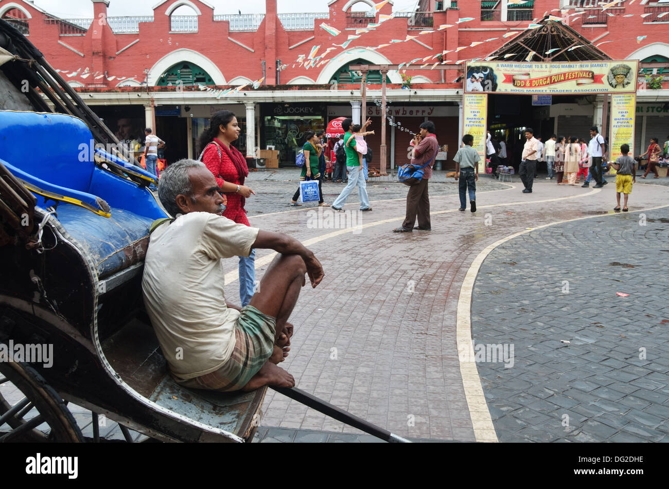 Hand-pulled rickshaw, Kolkata, India Stock Photo - Alamy