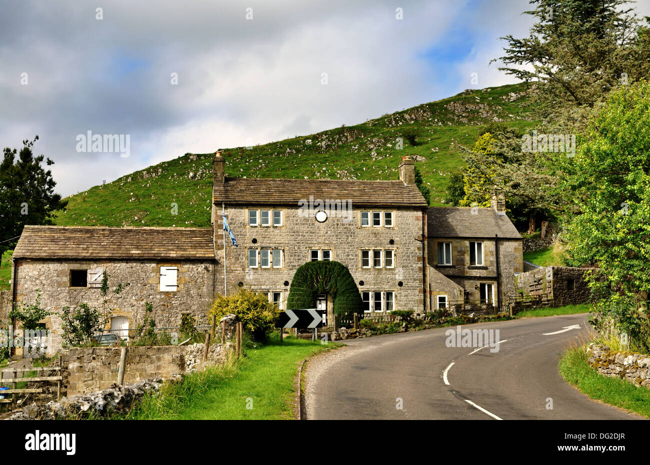 Traditional english cottage hi-res stock photography and images - Alamy