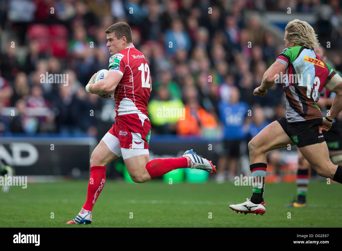 Scott williams scarlets hi-res stock photography and images - Alamy