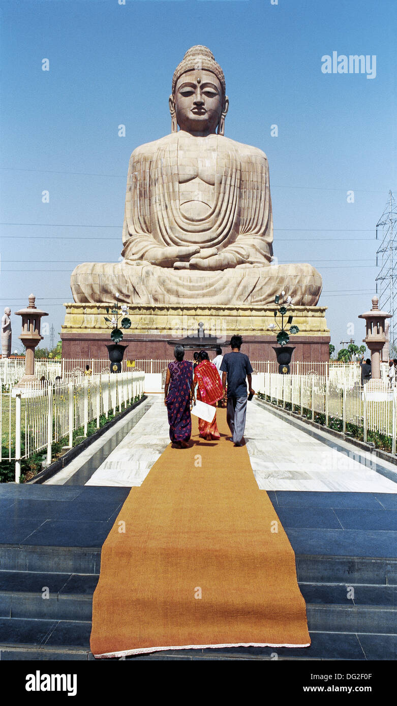 Big buddha statue bodhgaya hi-res stock photography and images - Alamy