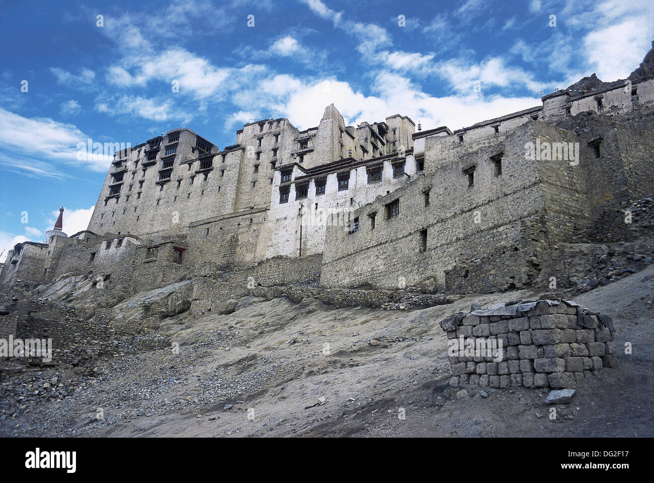 Leh castle hi-res stock photography and images - Alamy