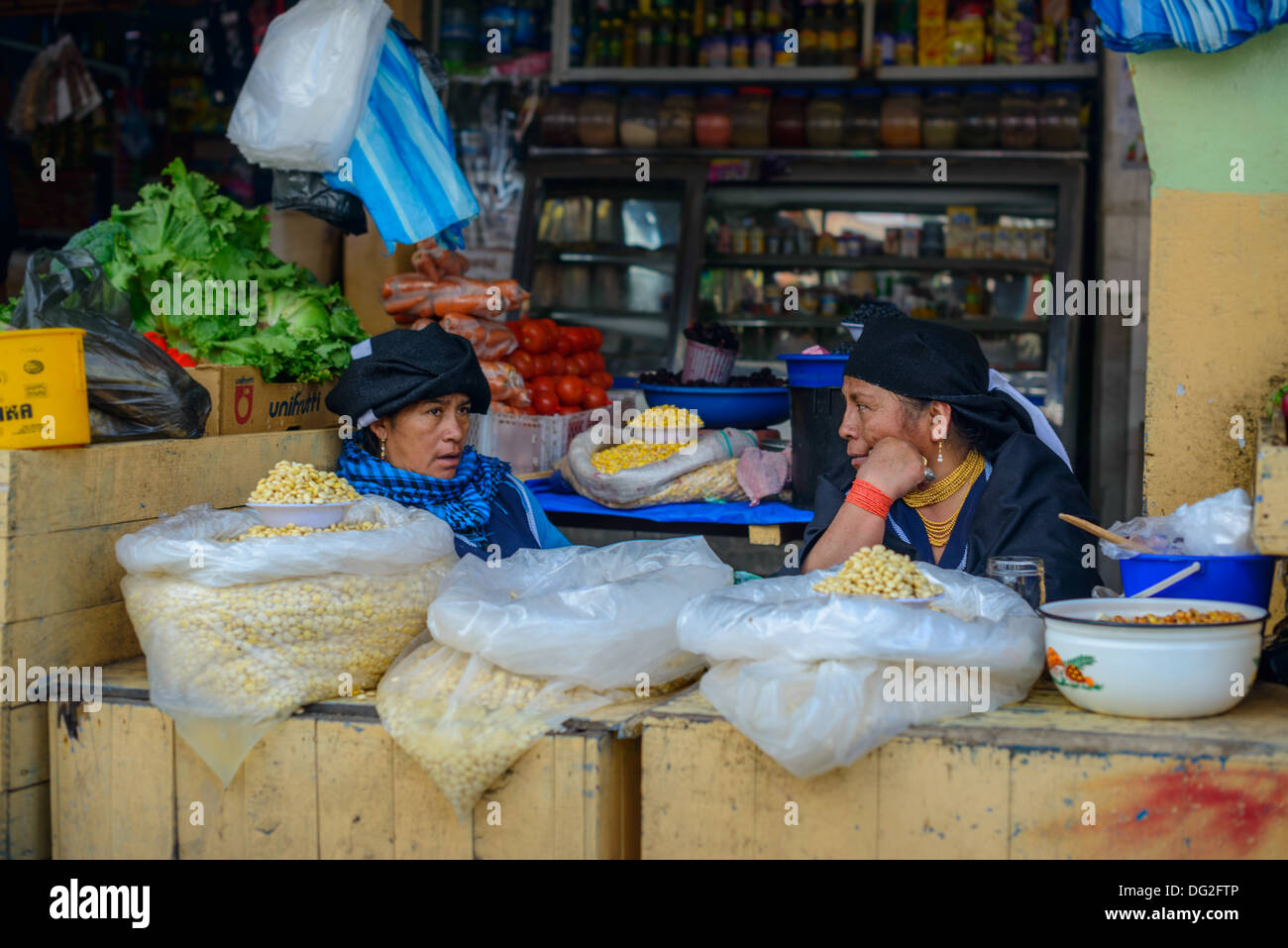 Stall at an indigenous market in Ecuador Stock Photo - Alamy